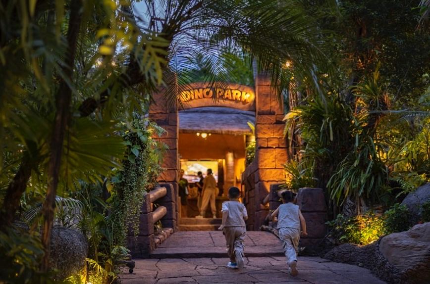 DINO PARK PHUKET - A WORLD OUT OF TIME